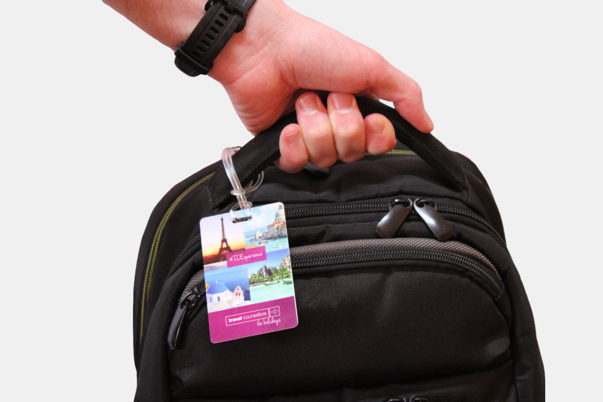How Luggage Bag Tags Can Boost Your Travel Business – Card Monster Sa